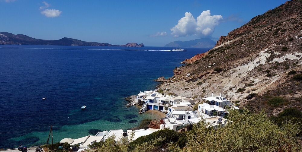 The 7 Best Milos Boat Tours [2026 Reviews] | World Guides To Travel